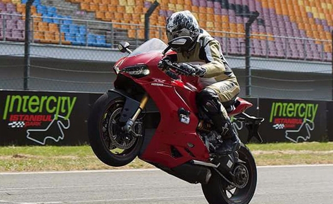 Merhametsiz Zamanların Şarkıları; Myrath